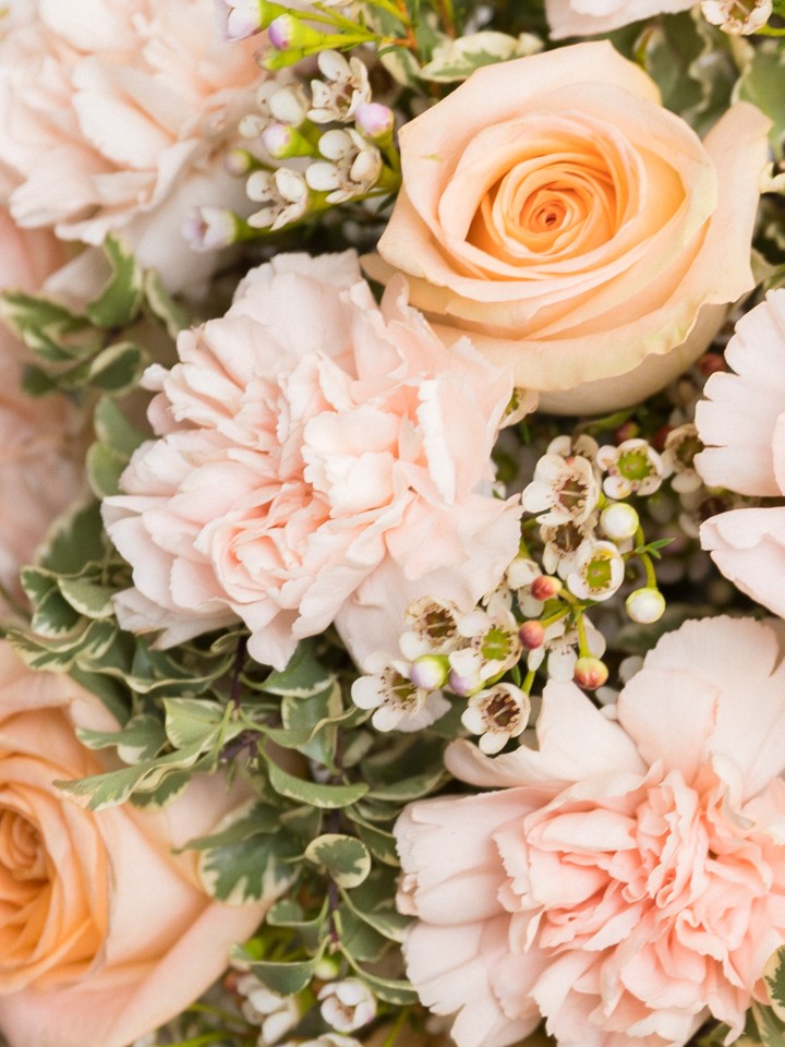 Celine Bouquet | Peach Roses and Carnations | Ode à la Rose