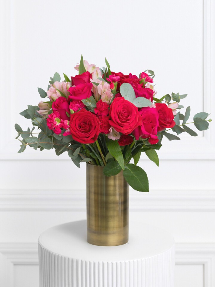 Allie - 22 Stems in Ombre Bright Reds and Pinks