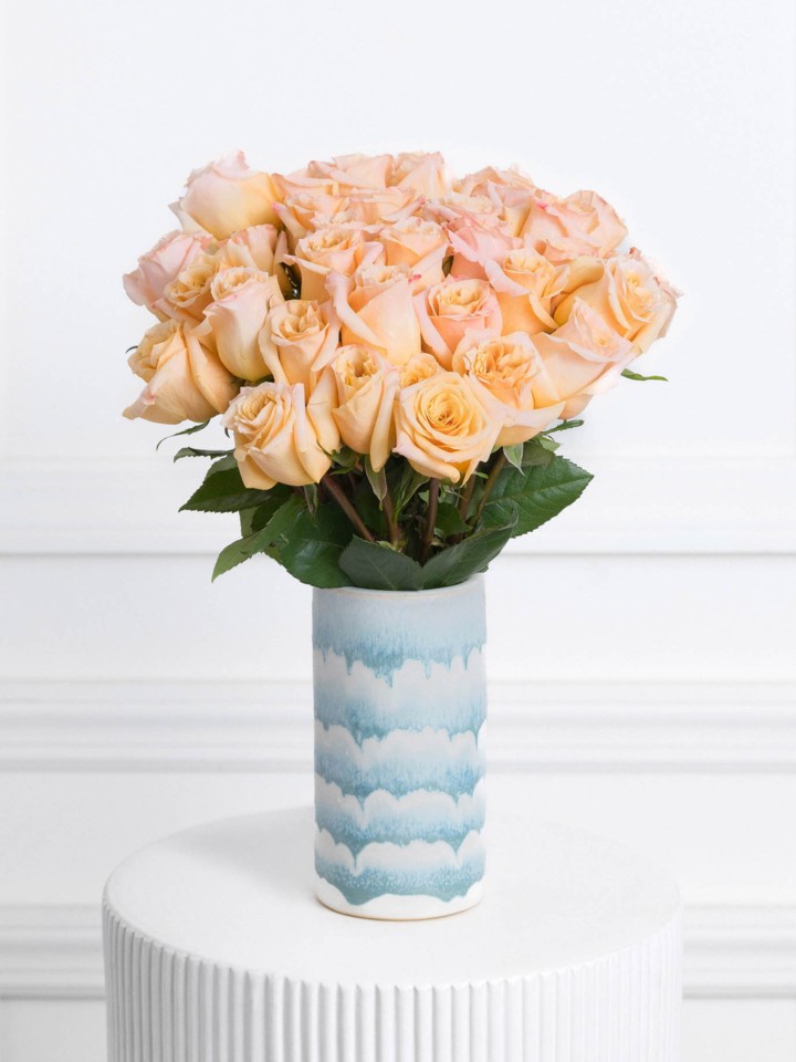 36 Peach Rose Bouquet Delivery | 3 Dozen Peach Roses | Ode à la Rose