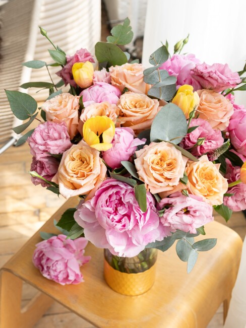 Elizabeth | Red & White Bouquet | 24 stems | Ode à la Rose